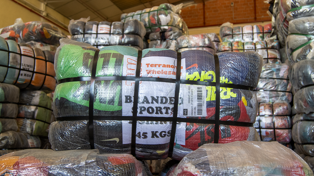 Vintage Bales: A Rising Trend for Thrift Clothing Stores – TVW Vintage ...